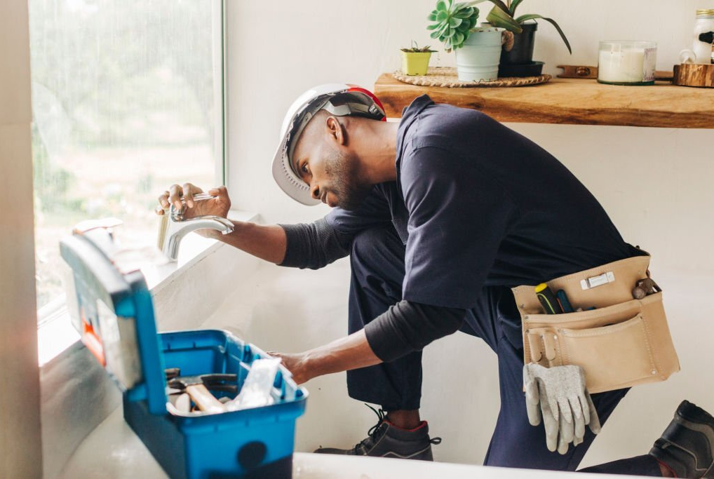 Plombier professionnel : découvrez le métier | Urgence Artisans